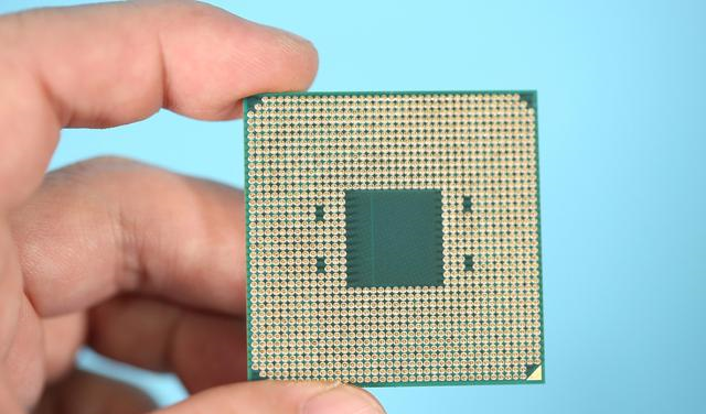 AMD下代CPU终于要换接口了，比起过去的针脚式有什么好处？__凤凰网