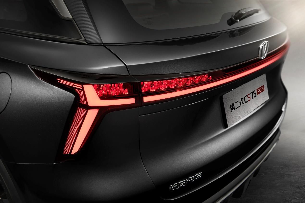 第二代CS75PLUS燃擎预售全系标配8AT 定义高价值SUV__凤凰网