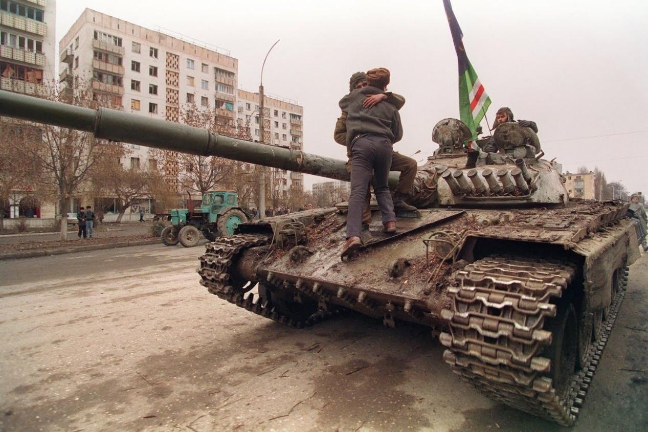 回顾22年前的格罗兹尼战役，俄军在马里乌波尔并没有太大进步__凤凰网