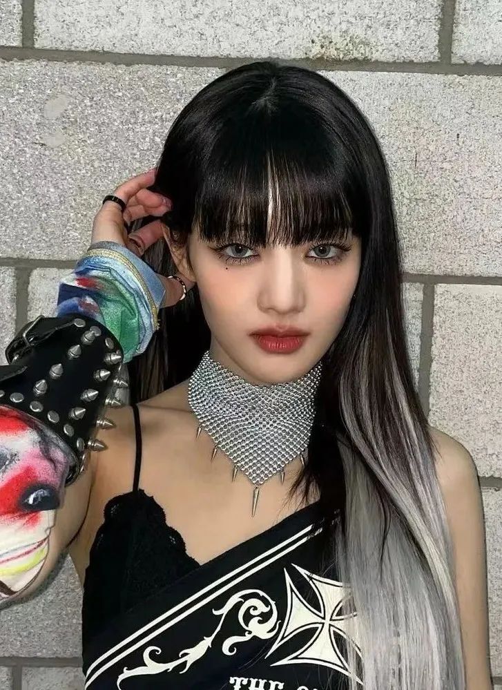 最近火出圈的Minnie仿妆什么来头？让乖乖女变身冷酷拽姐_凤凰网