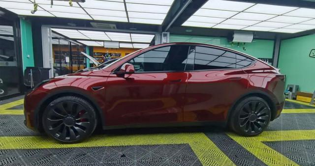 Model Y新车等10周起步，100km二手准新车能不能考虑？__凤凰网