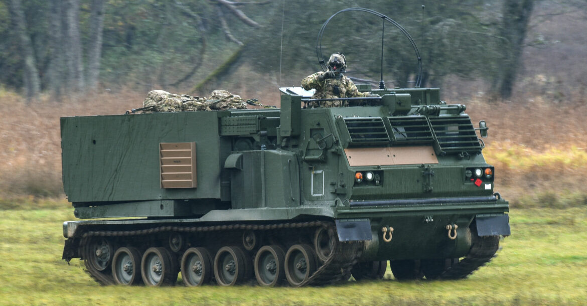 “钢雨”将更强悍！升级版M270亮相，打击距离或将达到1千公里_凤凰网