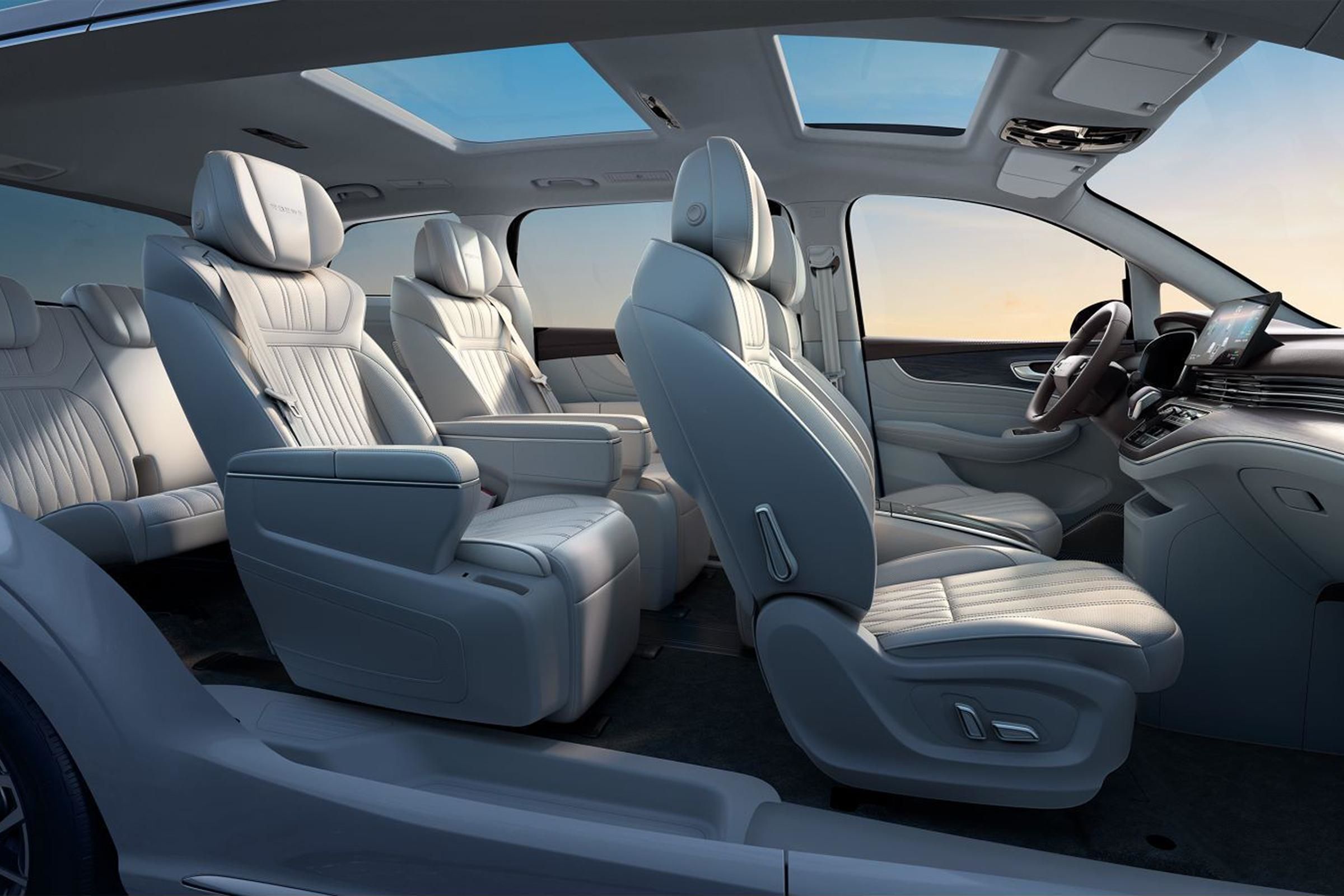 荣威iMAX8 EV实力强劲，为家庭用户打造移动之家__凤凰网