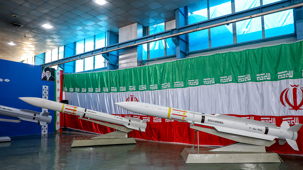 回应美国威胁！伊朗公布升级版巴瓦尔-373，可拦截300公里外目标_凤凰网军事_凤凰网