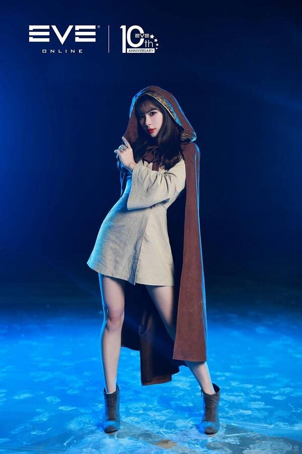 《EVE》进入中国十年 妹子们为它拍写真_手机凤凰网