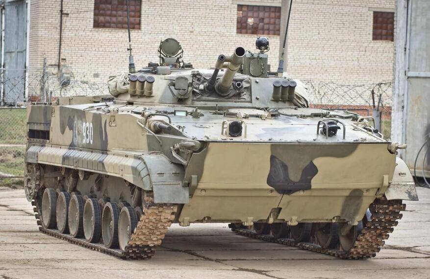 揭秘只有脑袋被中国认可的BMP3 开起来像摩托车_手机凤凰网