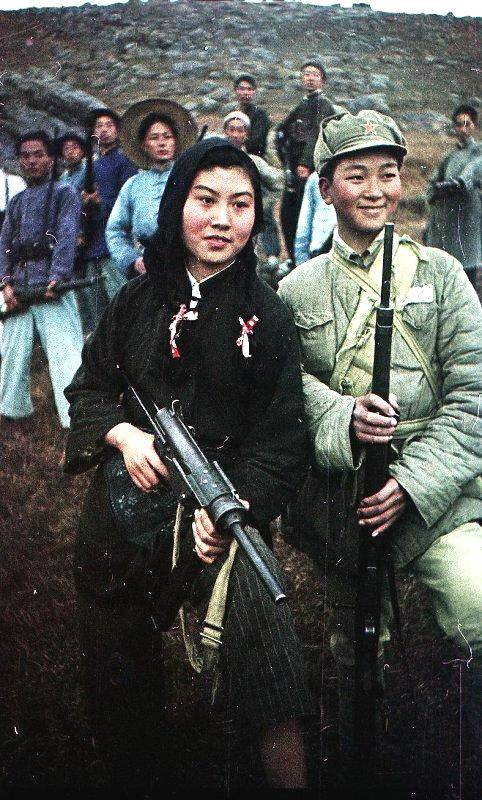 解放军开美制坦克俘虏国民党士兵_手机凤凰网