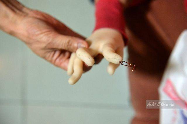 男子网购硅胶娃娃悼念亡妻 却发生这种事手机凤凰网