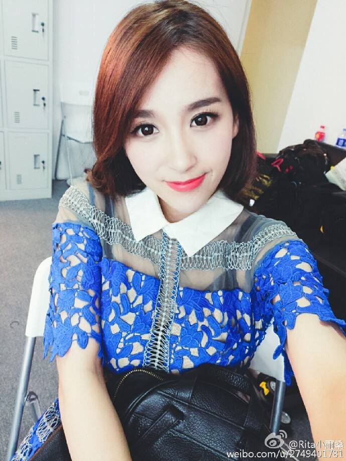 LPL新晋女解说Rita颜值高 原是中戏高材生_手机凤凰网