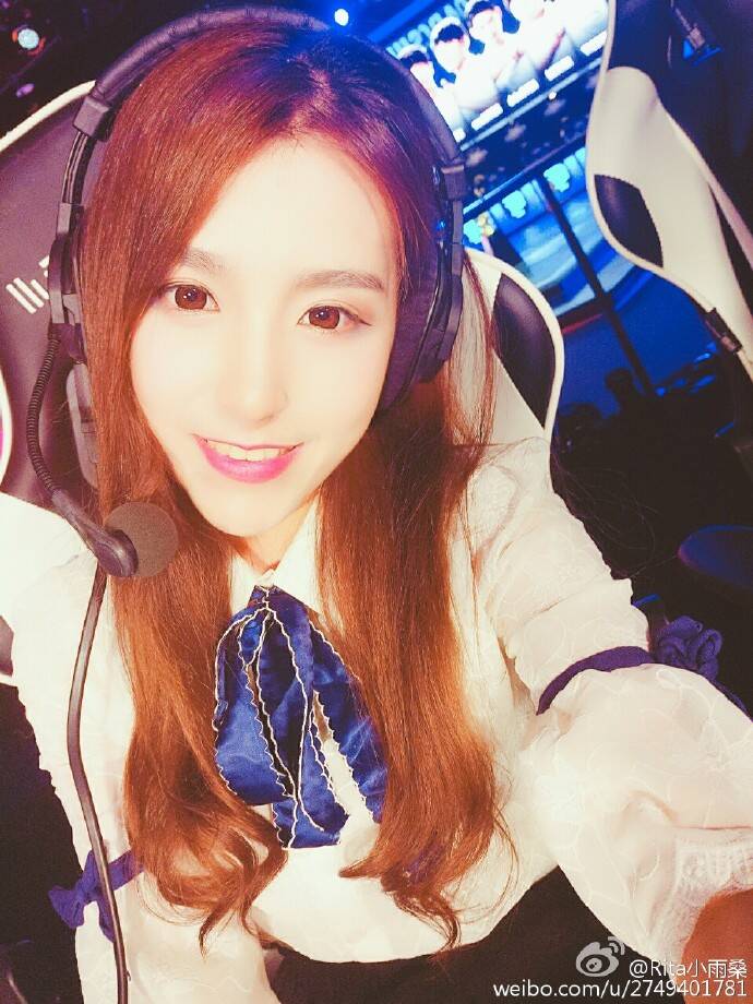 LPL新晋女解说Rita颜值高 原是中戏高材生_手机凤凰网