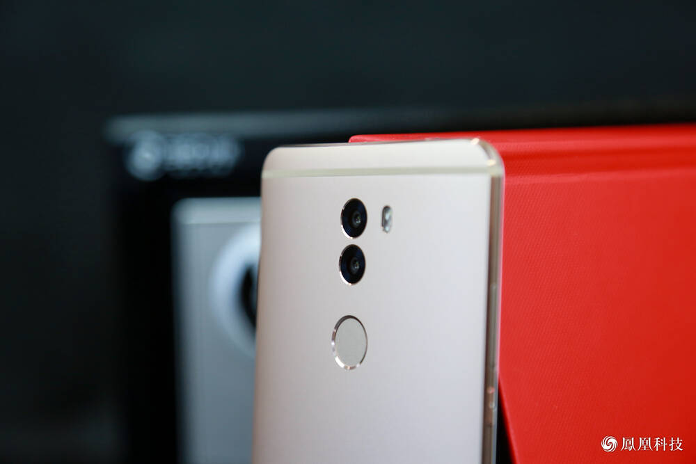 360Q5 Plus图赏：超窄边框 后置双摄_手机凤凰网