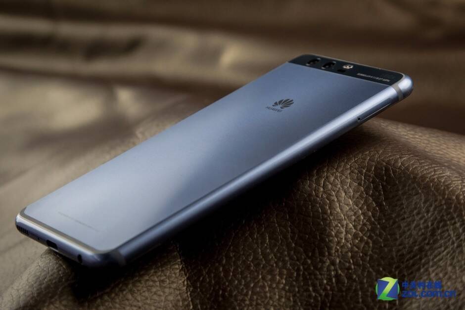 华为P10 Plus图赏：金属钻雕 前置指纹_手机凤凰网