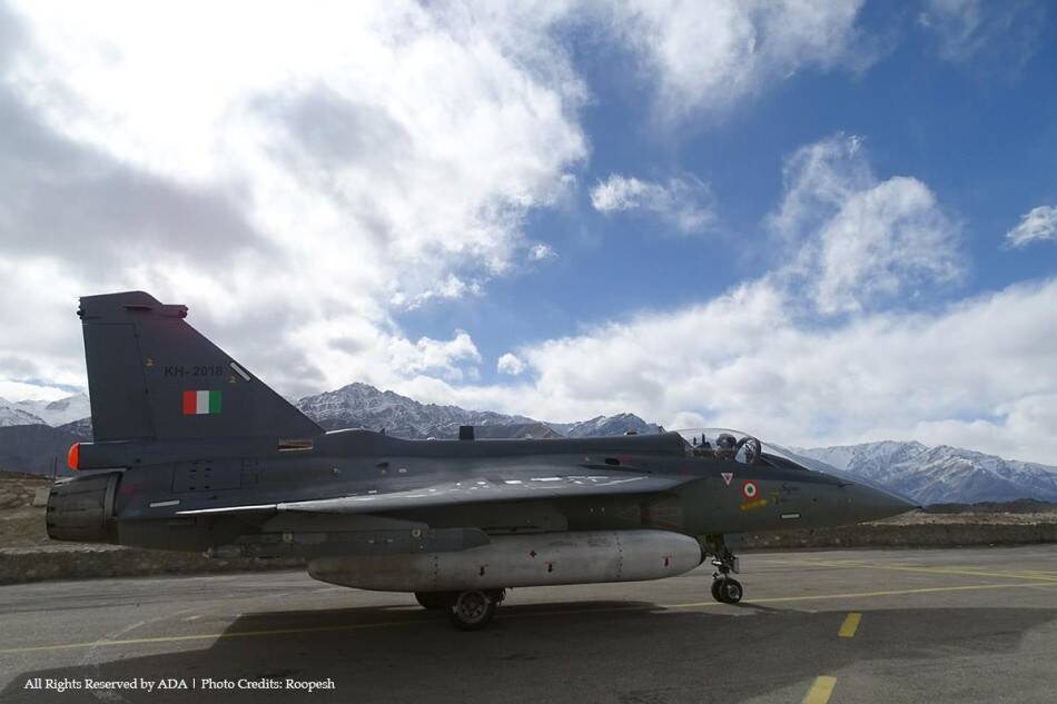 印度LCA战机高原测试 混凝土机库彰显战斗意识_手机凤凰网