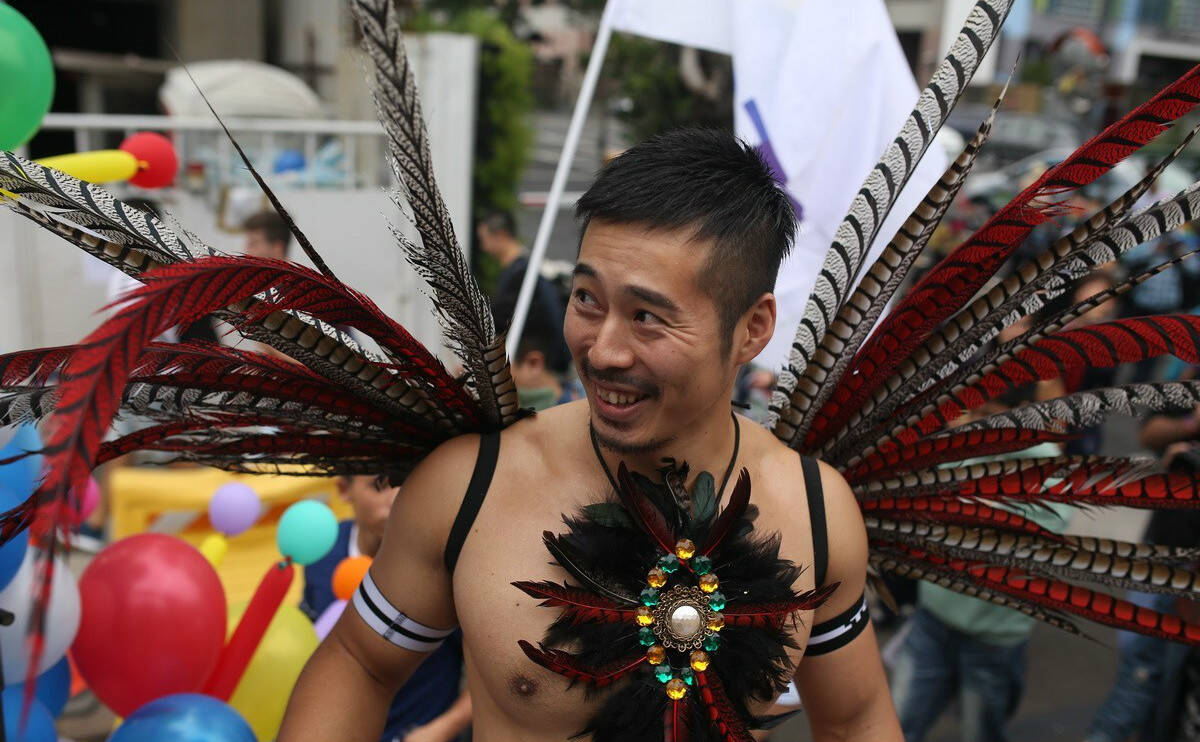 台湾同性恋2015大游行 全球近8万人参加手机凤凰网