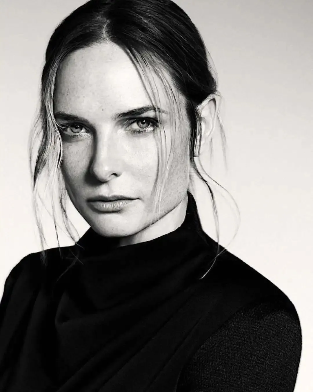 从古典美人到帅气战士，40岁的她在银幕上更迷人了凤凰网北美_凤凰网