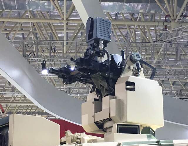 现场体验VT5轻型坦克 解放军现役96B全面曝光