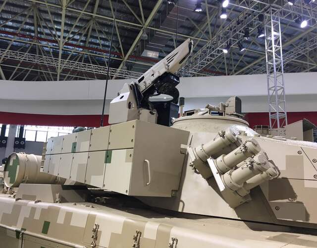 现场体验VT5轻型坦克 解放军现役96B全面曝光